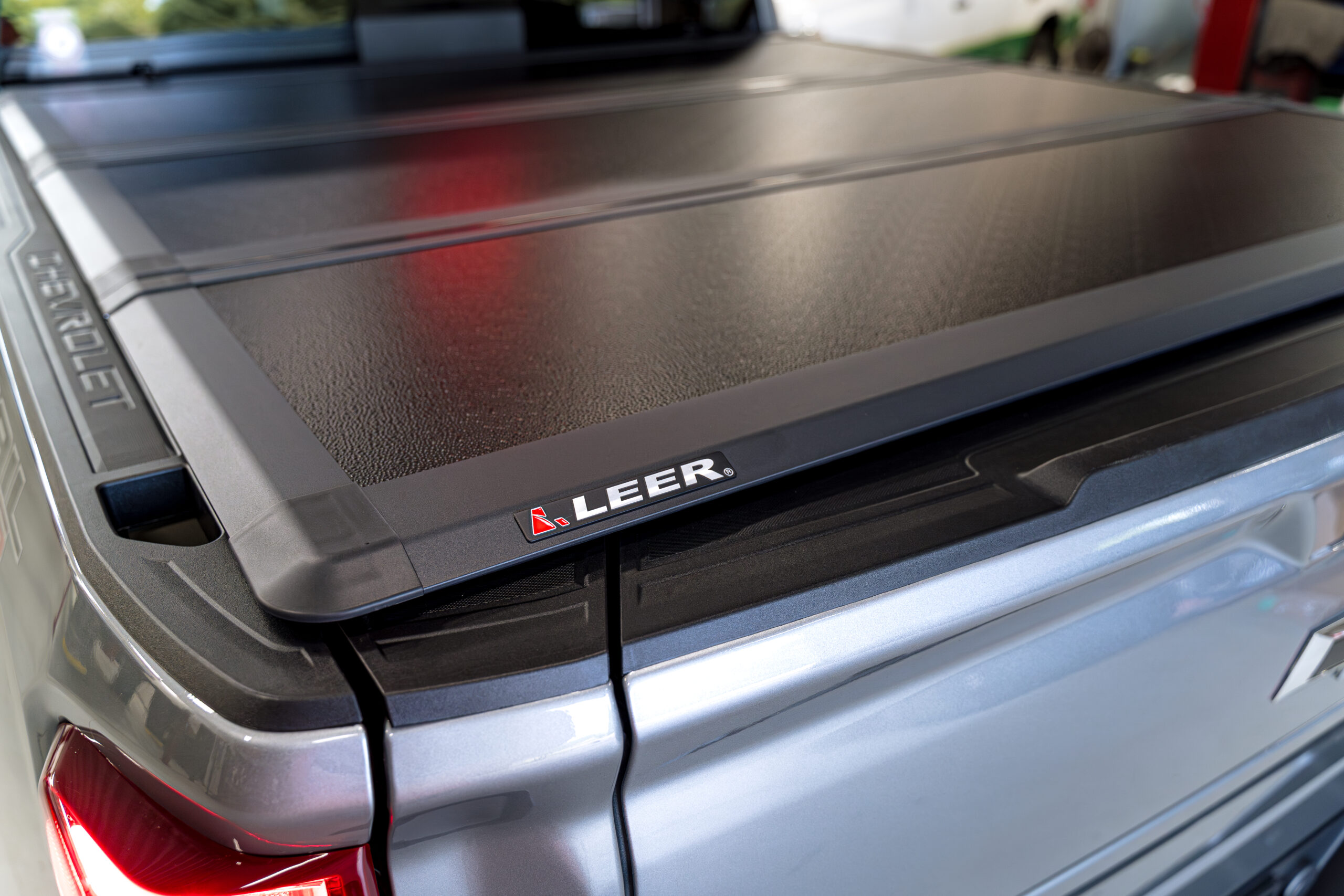 Benefits of Retractable Tonneau Covers | Pickups Plus Cars